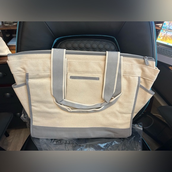 thirty-one | Bags | Thirtyone Canvas Tote In Cream And Gray | Poshmark